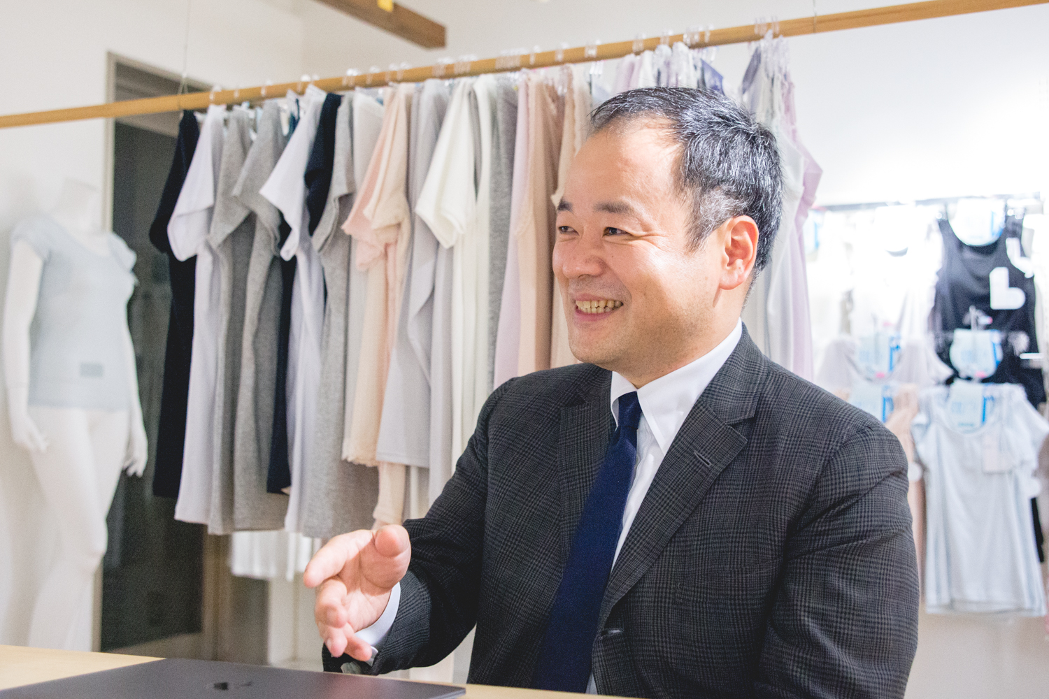 社内の課題を抽出し、目標設定・評価へとつなげる活用方法とは？ | 組織改善するならエンゲージメントサーベイ【Wevox】